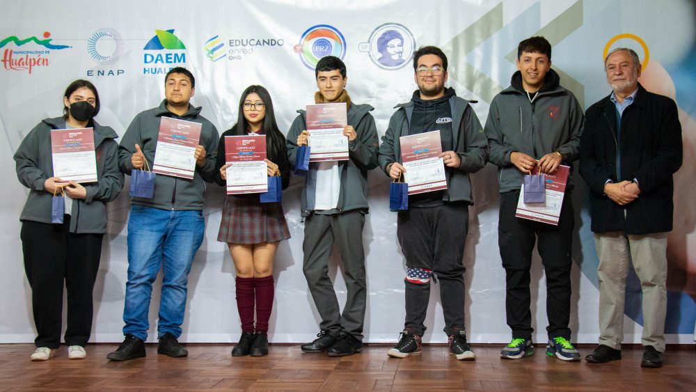 Más de 90 estudiantes de Hualpén son certificados en materia ...