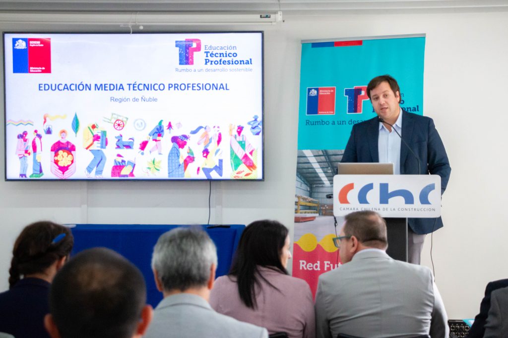 Reunión de socialización convoca a sostenedores de liceos EMTP de Ñuble ...