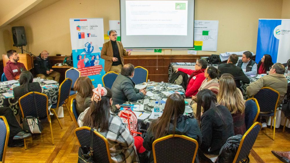 Episodio #12: "Vinculando las comunidades desde la educación" - ONG Educando en Red